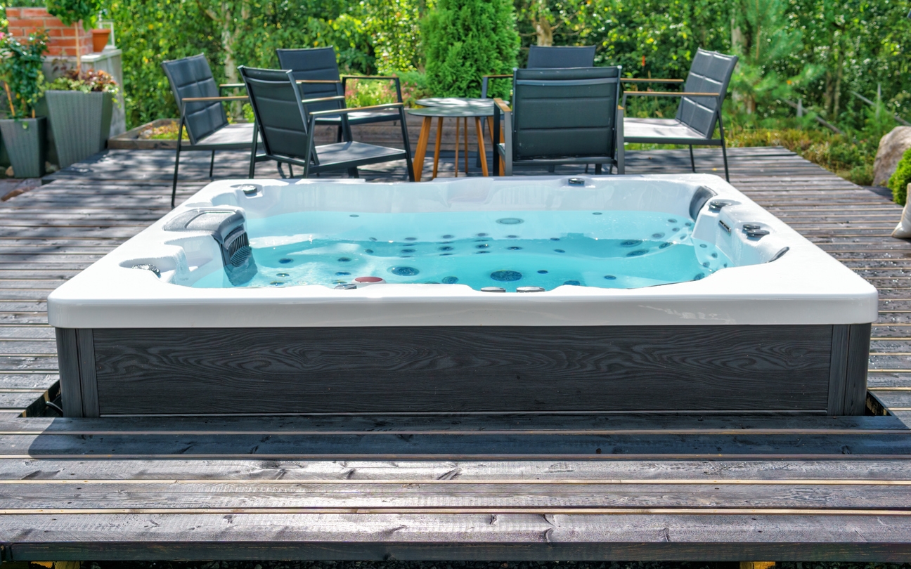 Better be-leaf it: Best hot tub tips for fall - PoolSpaForum.com