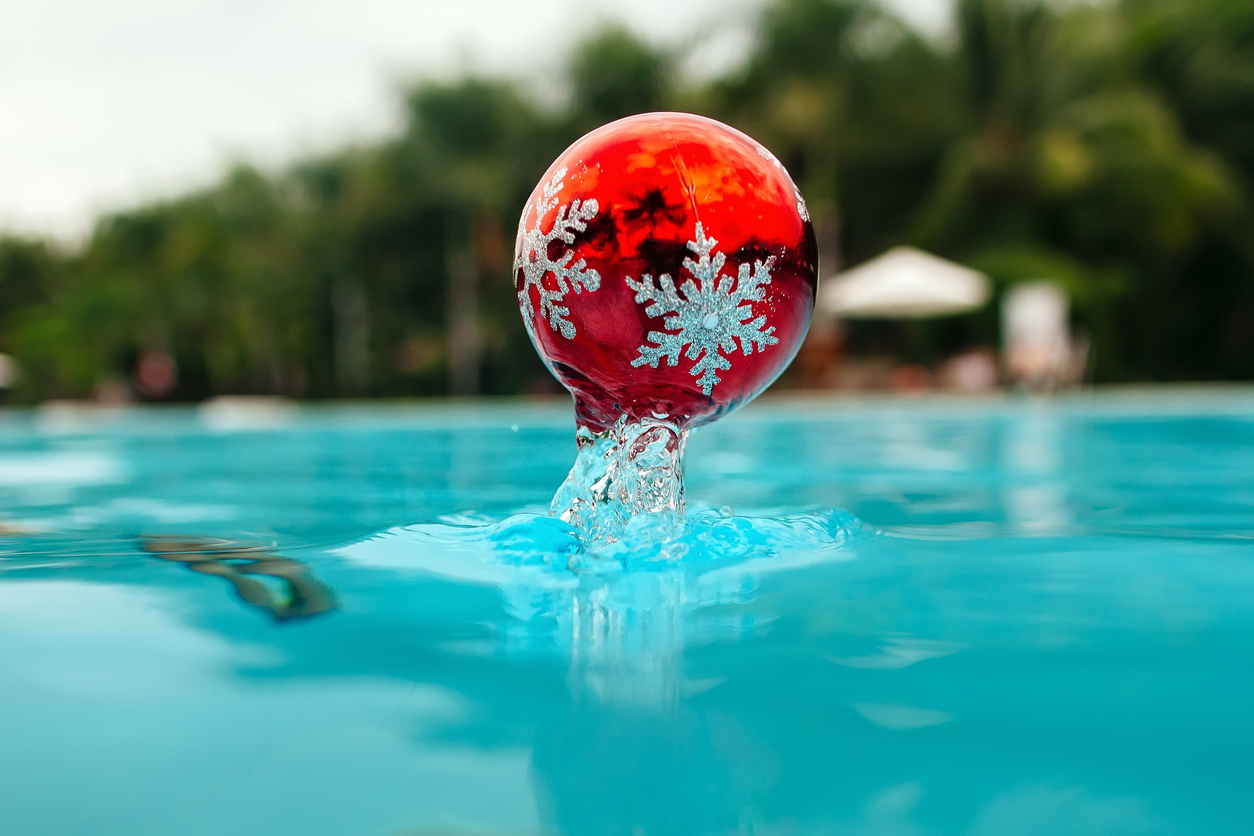 Outdoor Christmas decorating ideas for pool owners - PoolSpaForum.com